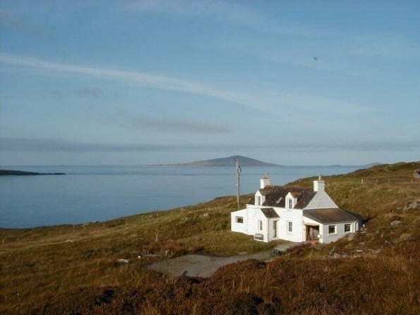 Remote seafront holiday cottage on the Isle of Harris, Scotland