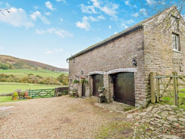 2 bedroom Cottage near Wincle, Cheshire, England